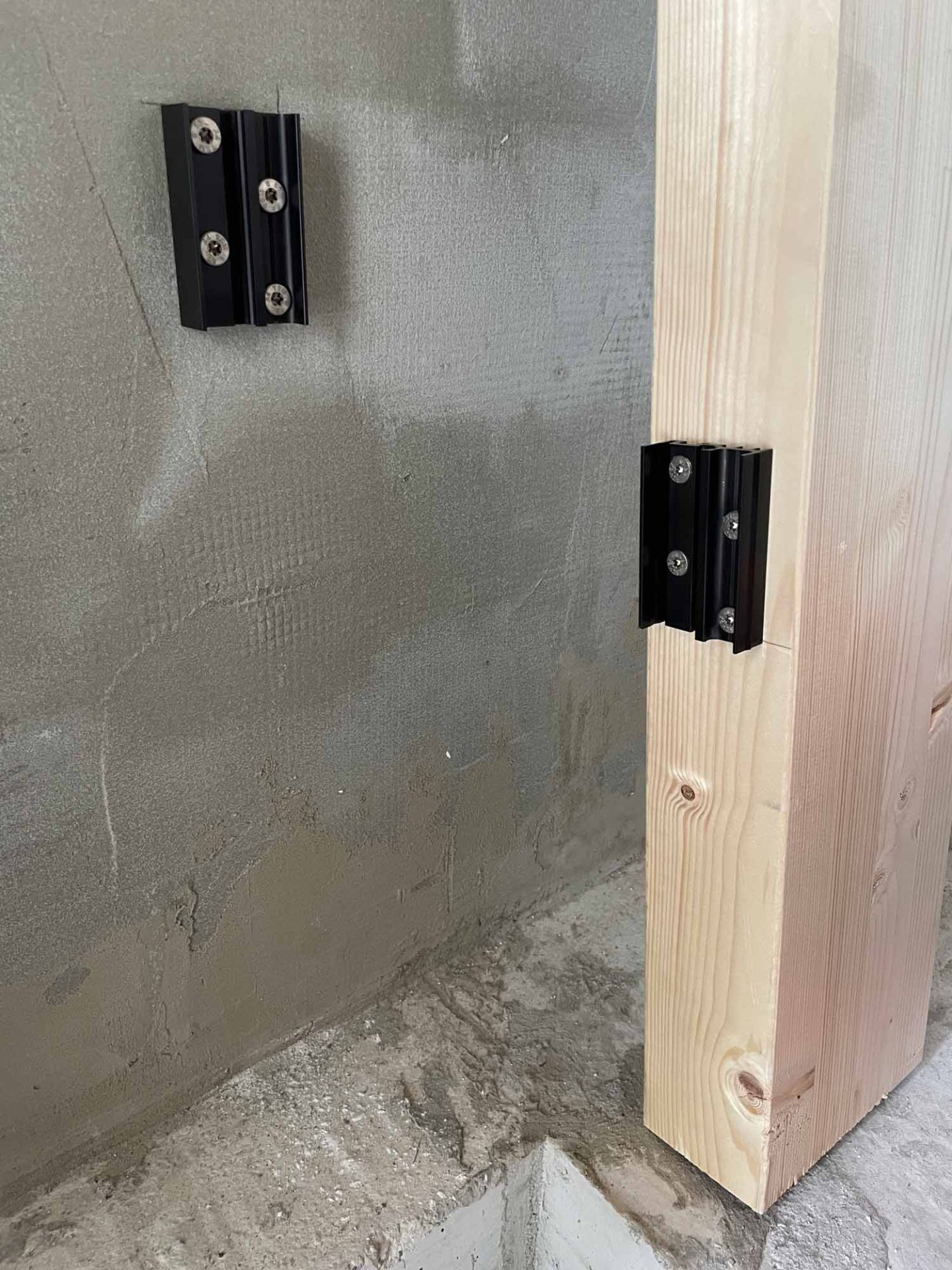 FASTENING OF FAÇADE LOUVERS | SIHGA